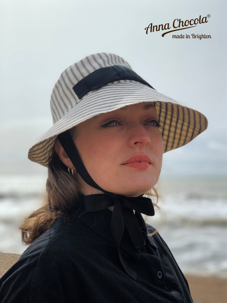 Andy Warhol: The Textiles – Anna Chocola